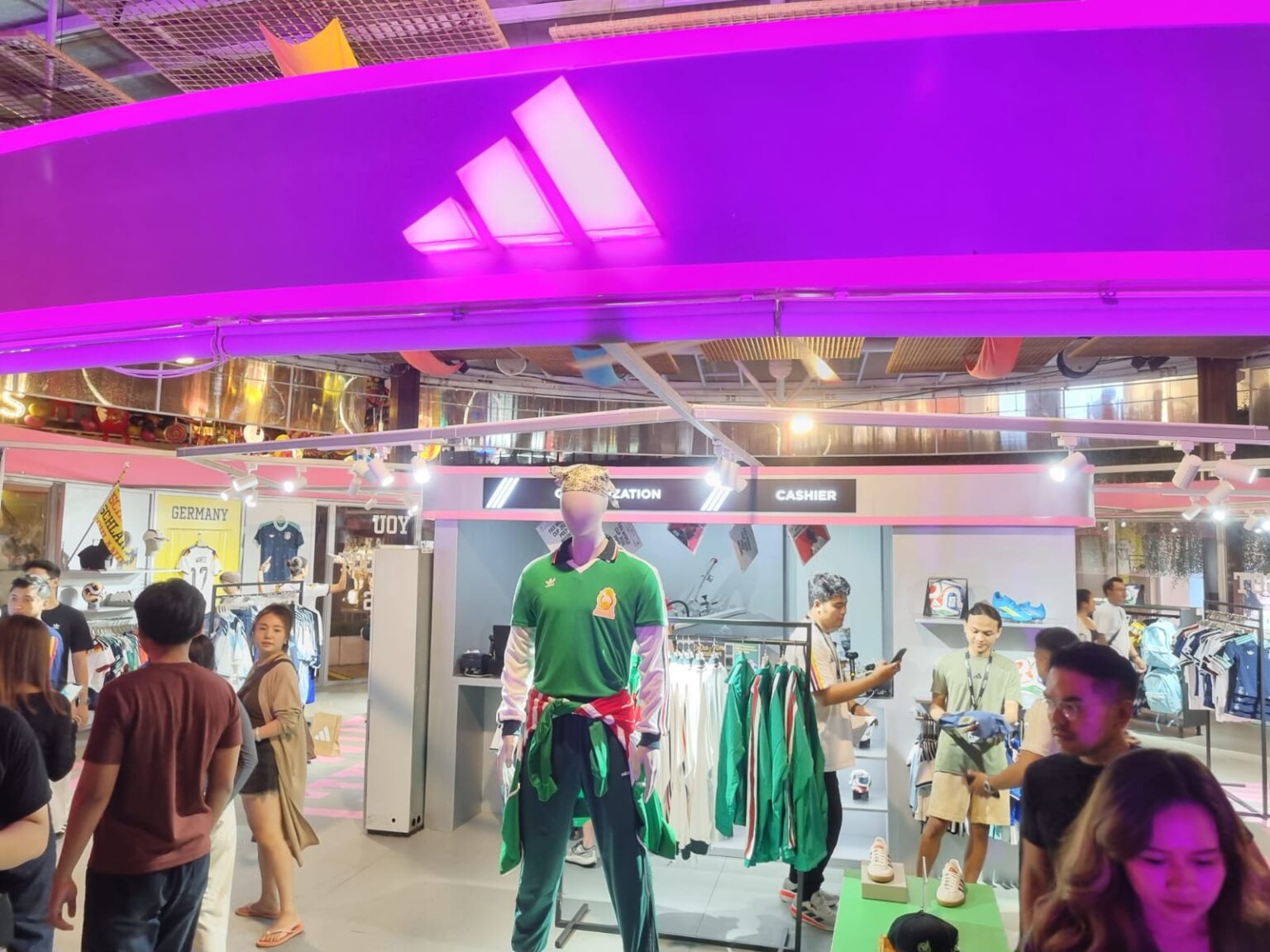 Euforia Piala Dunia 2026 Hadir di Bali, Adidas Buka World Cup Pop-Up ...